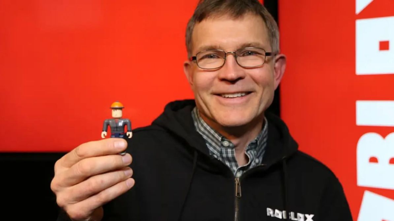 Seguridad infantil en Roblox: CEO enfrenta entrevista tensa y defiende la plataforma